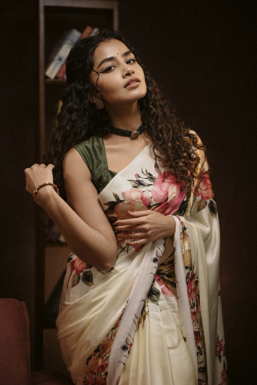Buy Uma White Satin Silk Saree Wore by Anupama Parameswaran – Studio 113